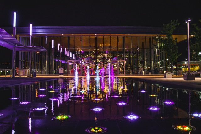 Cincygram: Smale Riverfront Park after dark -- a kaleidoscope of color ...