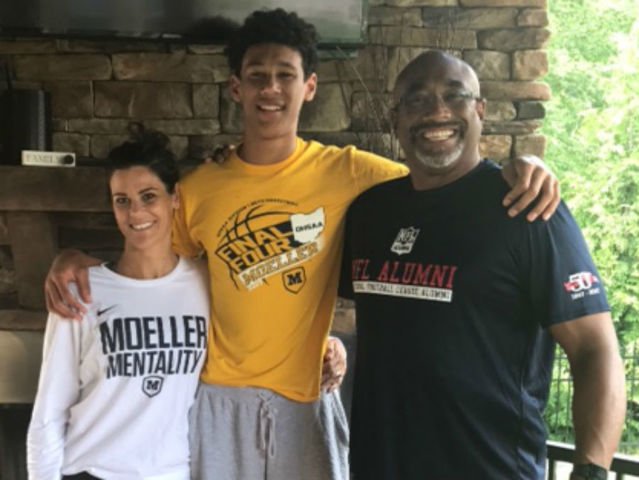 Family support allows Moeller's Jaxson Hayes to flourish on the ...