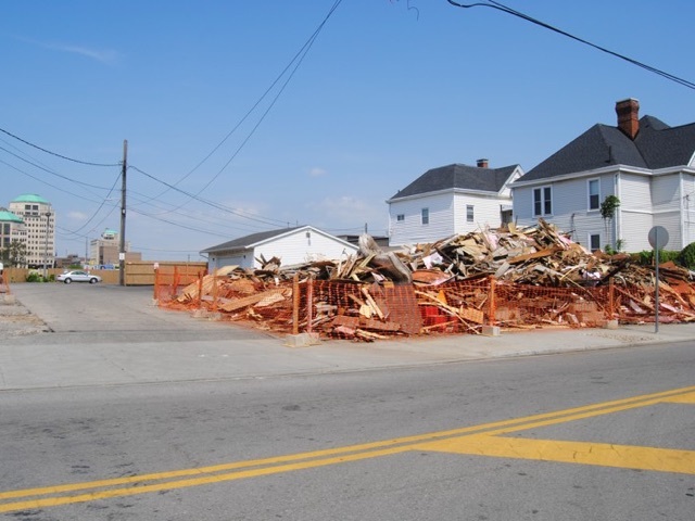 Hamilton bar with history of homicide, drug trafficking torn down ...