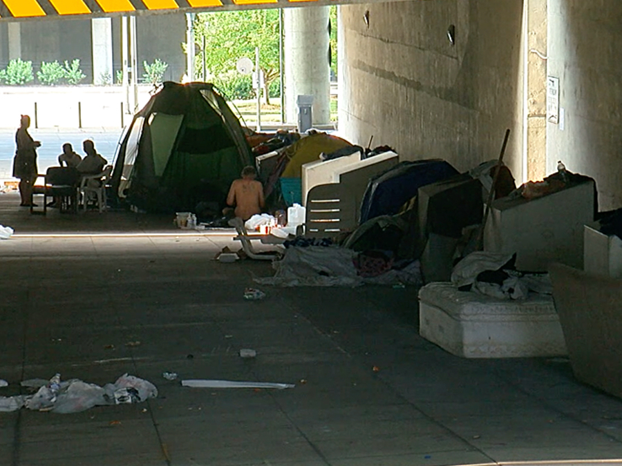 City extends deadline for homeless people to leave Third Street camp ...